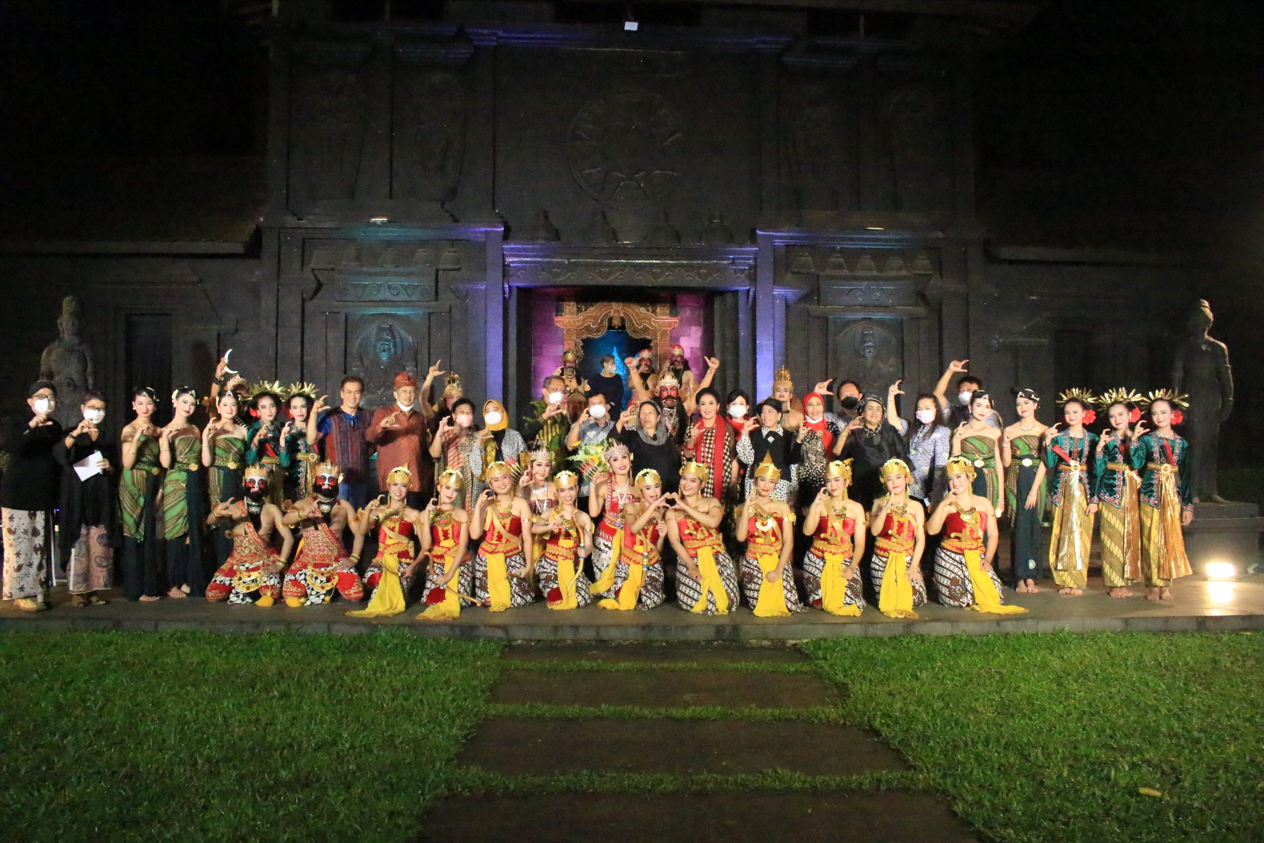 Millennial Wayang Orang Performance “Srikandi Kembar” by PYC Bhakti ...